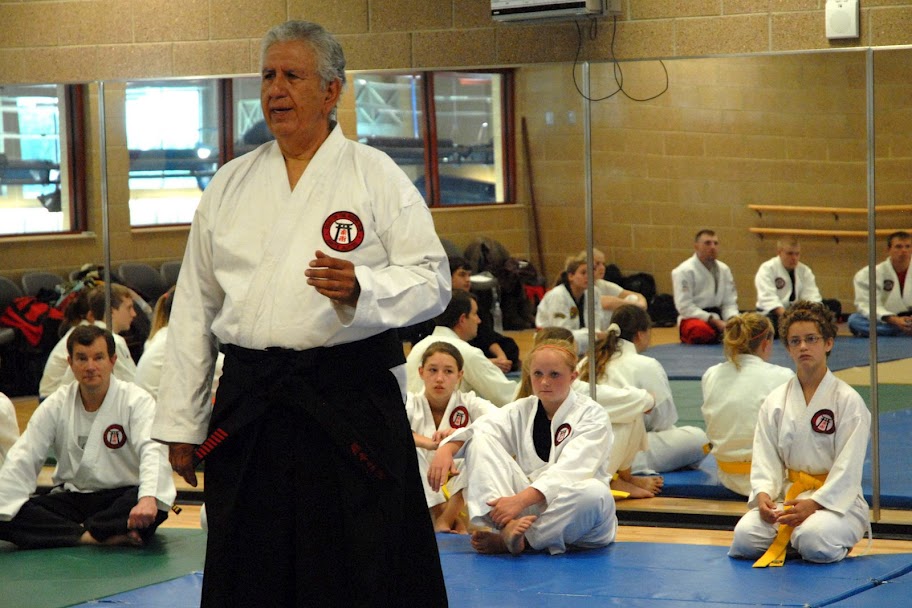 Master Salazar teaching2 – Rushmore Jukite Ju-Jitsu School of Self Defense